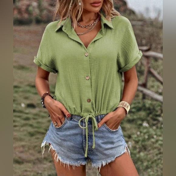 SHEIN | Tops | Nwt Cropped Green Button Down Blouse | Poshmark